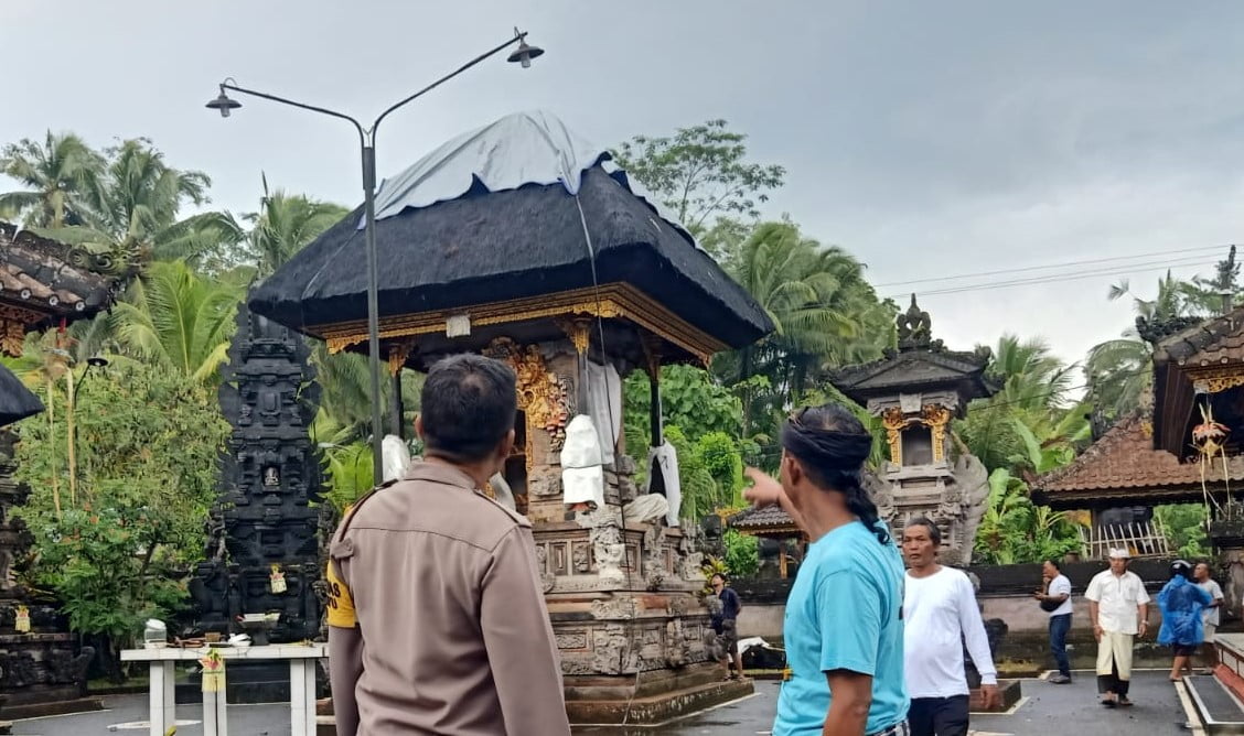 Pelinggih Gedong Dalem Purwa Seribupati Tersambar Petir Saat Hari Raya ...