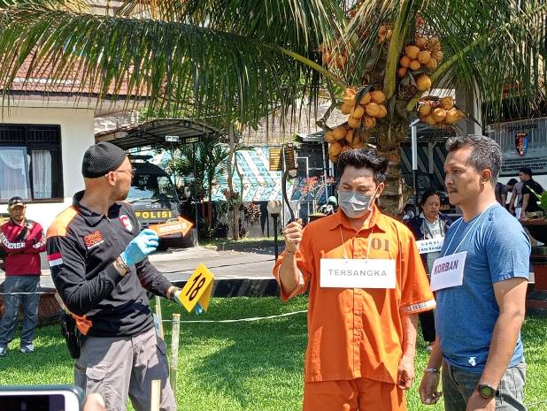 Korban Menderita 27 Luka, Ada 44 Adegan Rekonstruksi Pembunuhan di ...