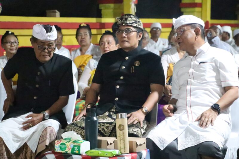Wagub Giri Prasta: Sulinggih adalah Pelita Zaman | Warta Bali Online
